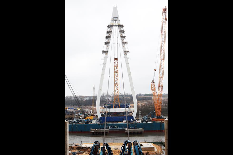 Huge new bridge pylon raised in Sunderland | News | Building